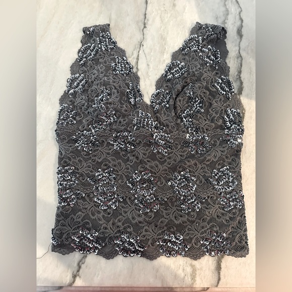 Ariella | Tops | Ariella Beautiful Sequin Lace Cami | Poshmark